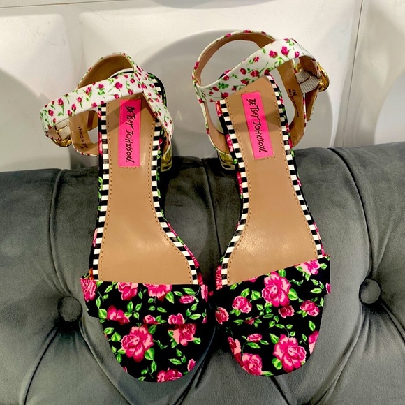 Betsey Johnson | Shoes | Betsey Johnson Womens Black Livvie Sandel ...